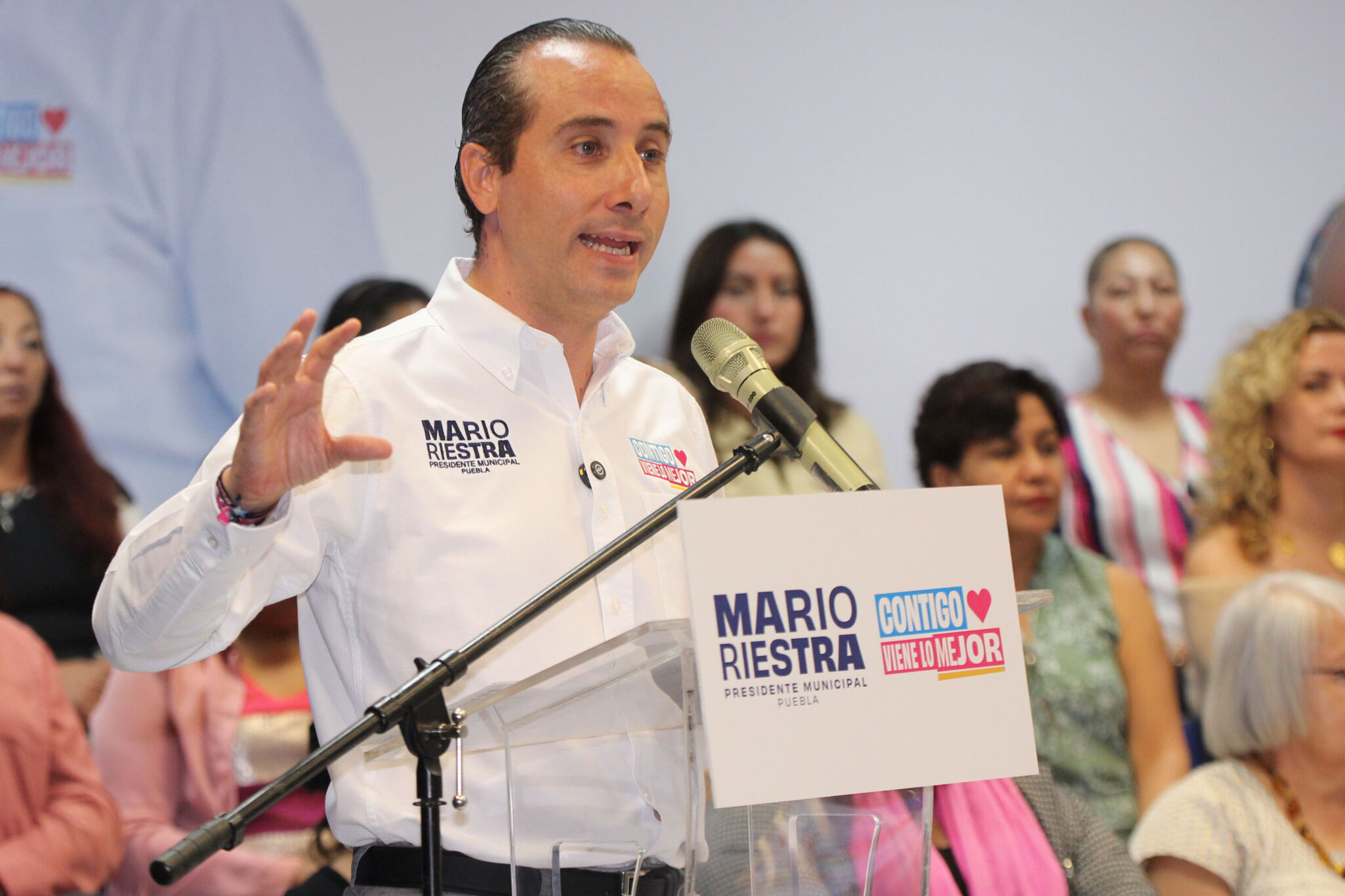 Mario Riestra; Eje mujeres - Gran Angular